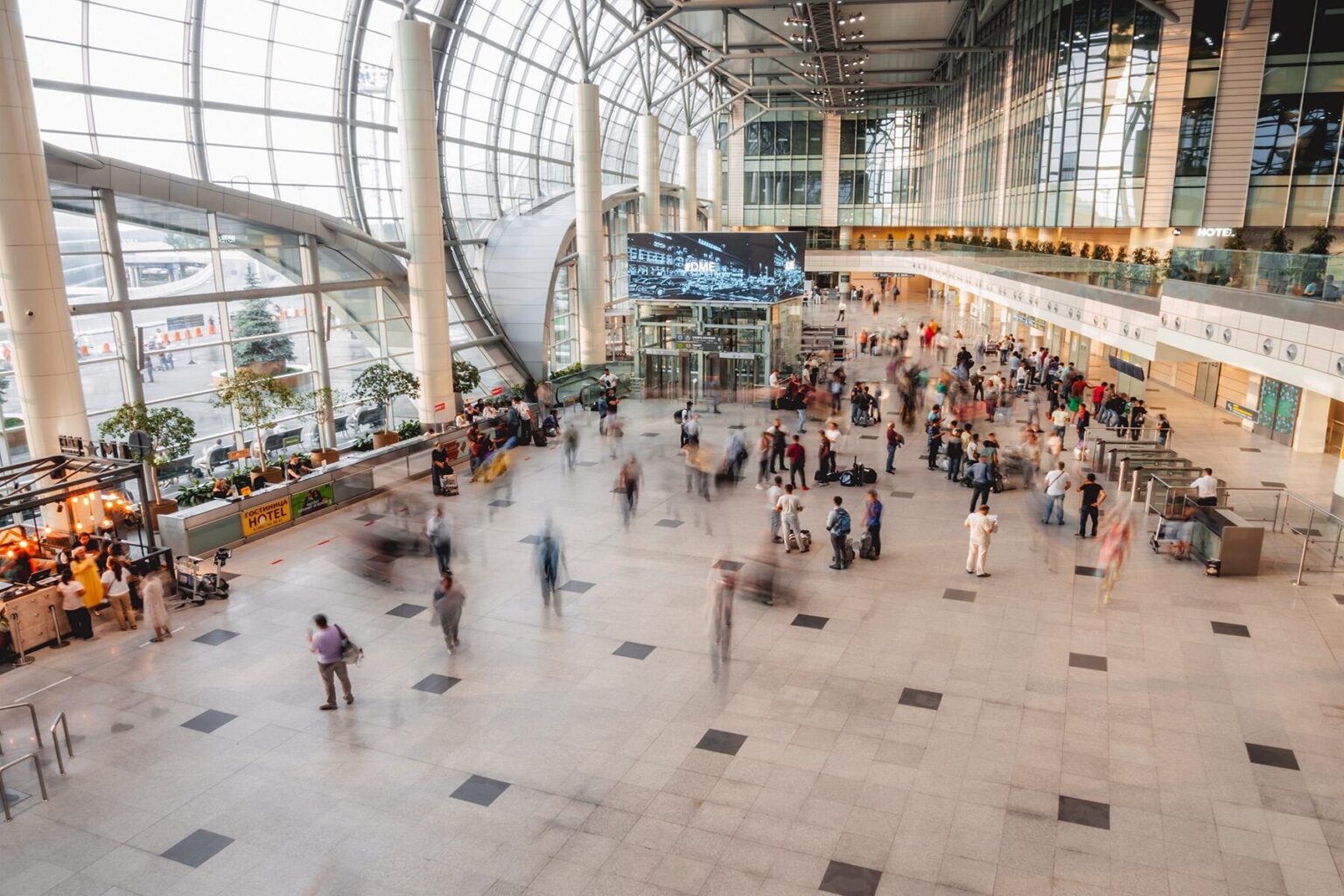 Les 10 escroqueries les plus courantes dans les aéroports s’attaquant ...